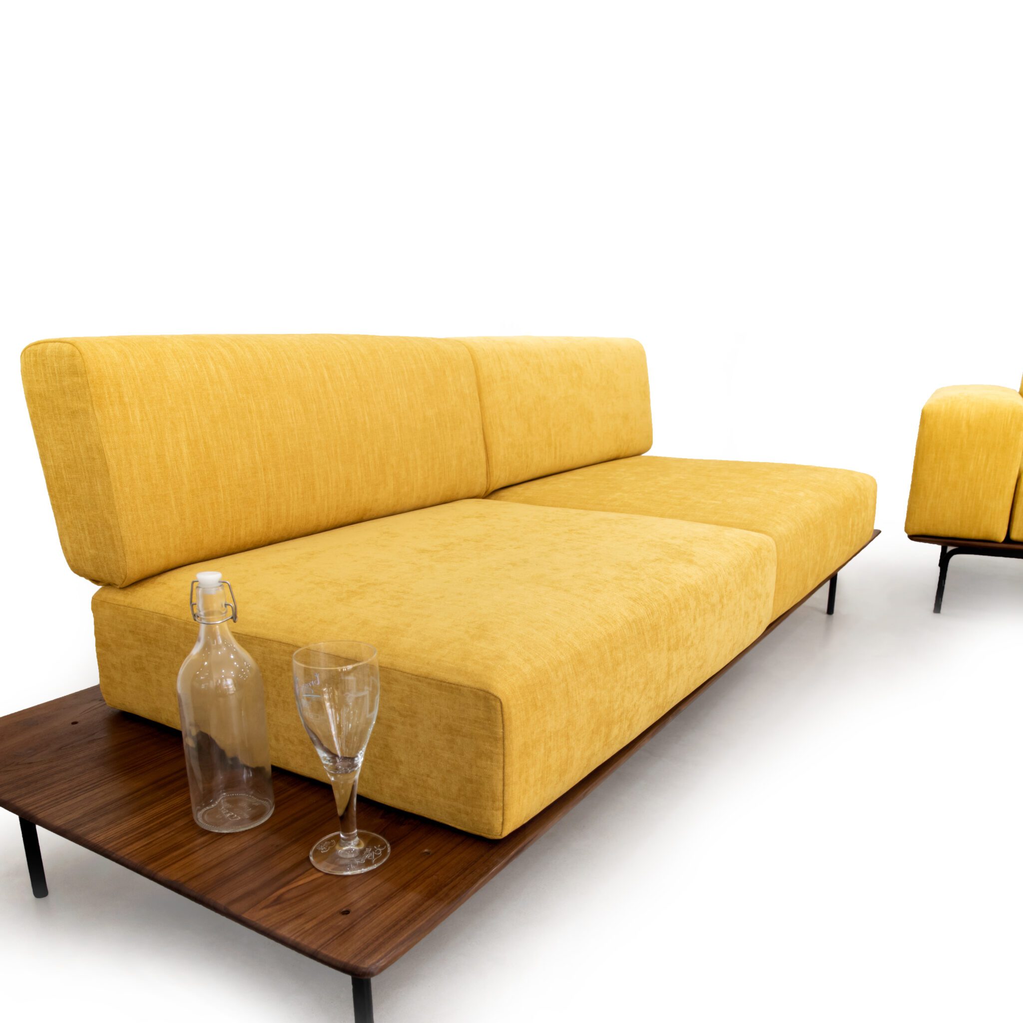 SFS21 | Experience the epitome of style and comfort with our L-shaped ...