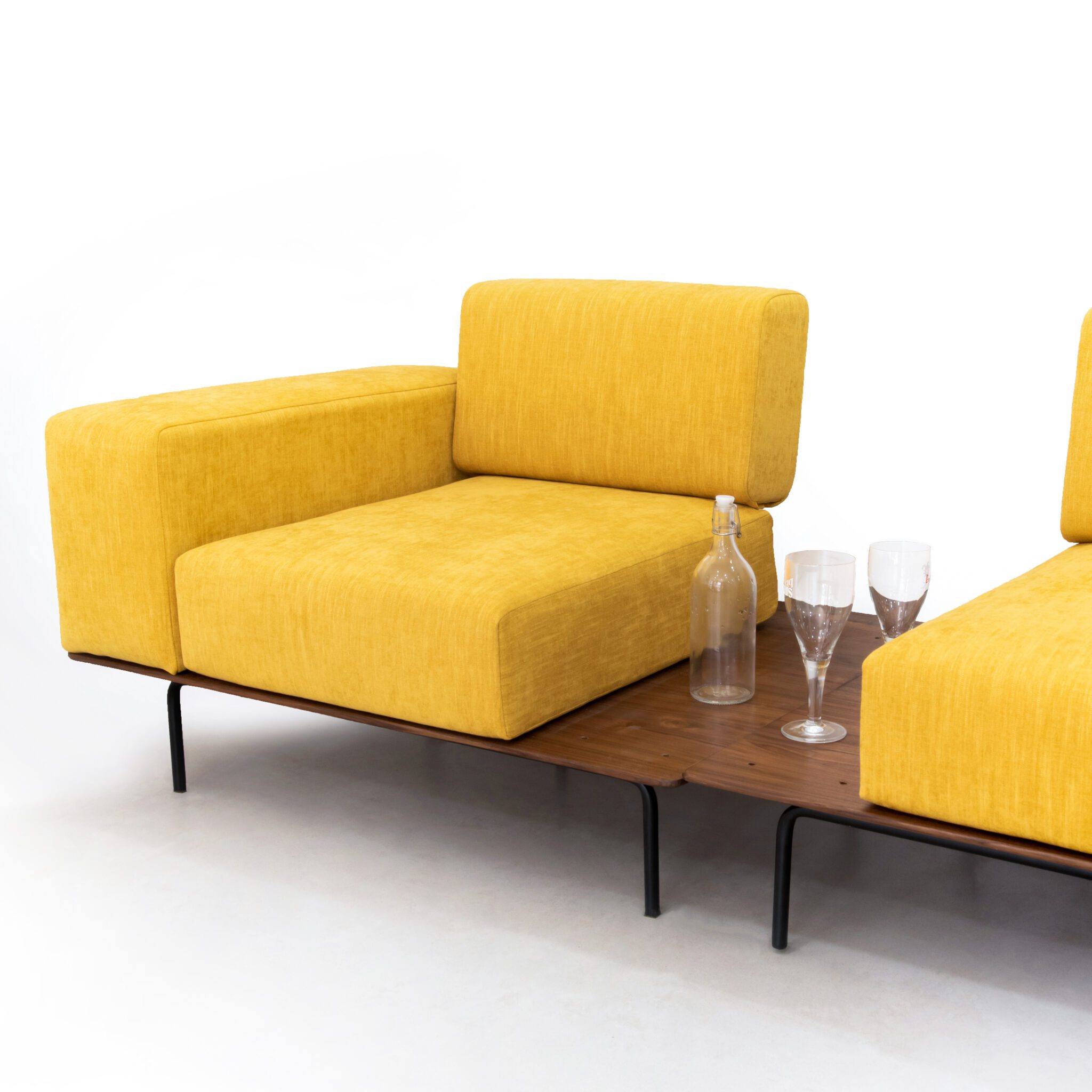 SFS21 | Experience the epitome of style and comfort with our L-shaped ...